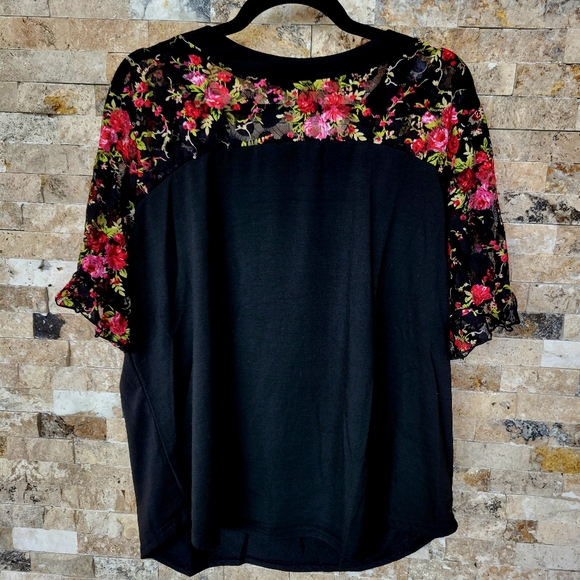 Tops | Plus Size Black With Floral Sheer Accent Size 2x | Poshmark